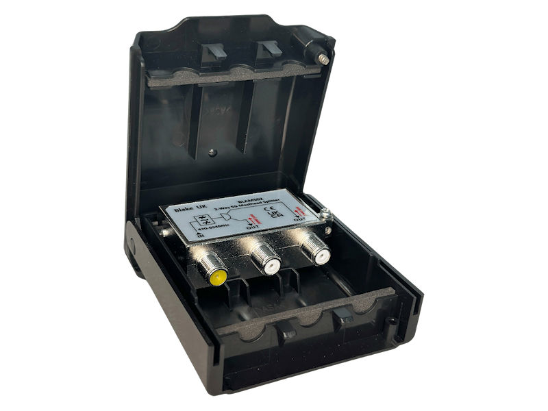 BLAKE Lite Masthead Splitter 2 Way LTE700 from Alltrade